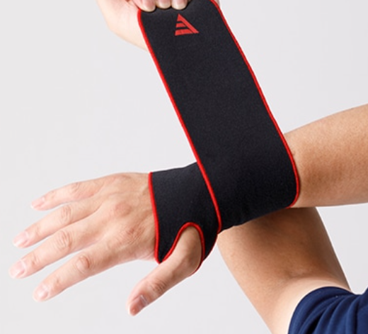 KYOCERA > Phiten Metax Wrist Wrap Extreme Black/Red